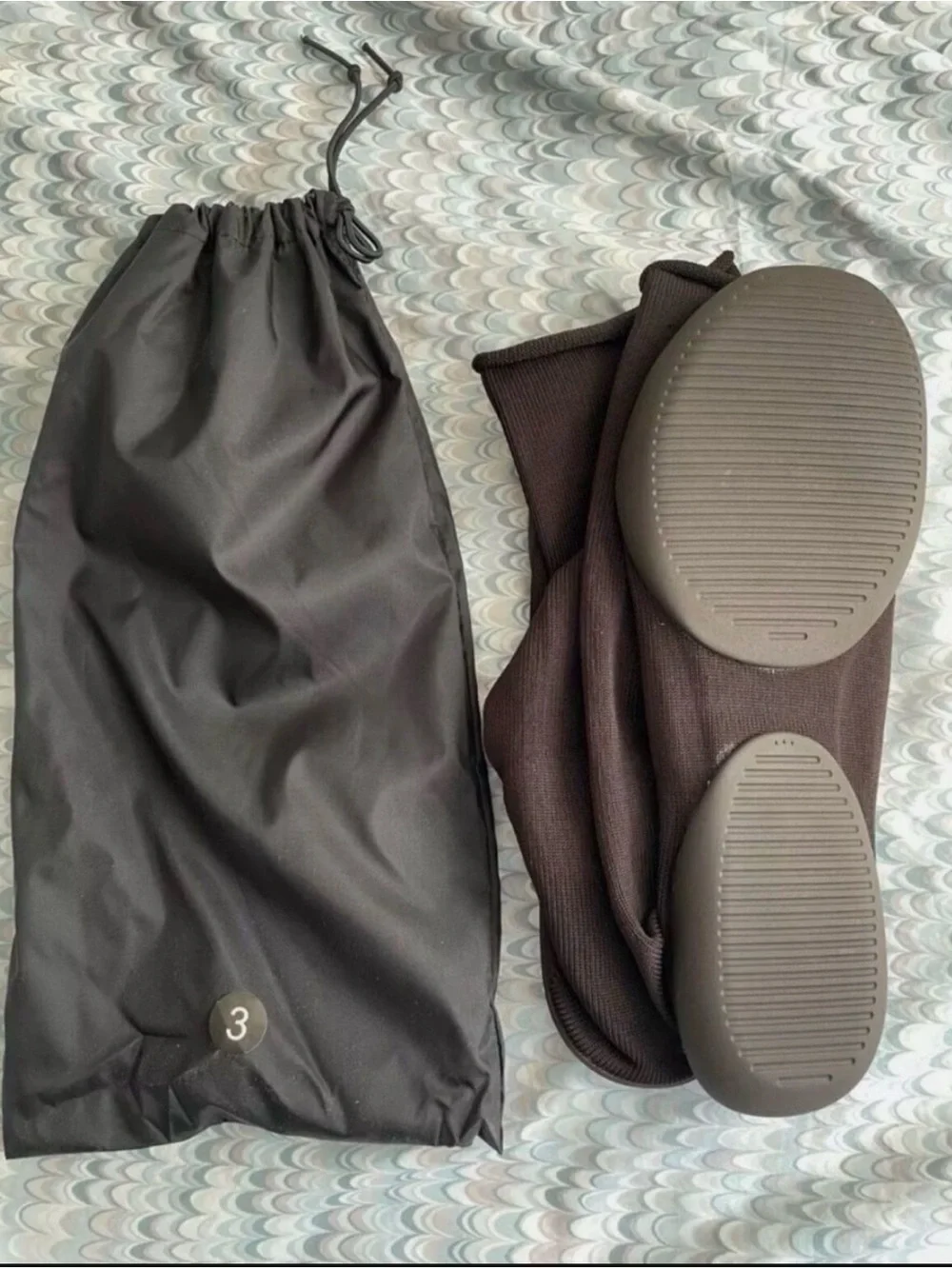 Shoes | Yeezy Pods Black Size 3 1513 Mens Ds | Poshmark